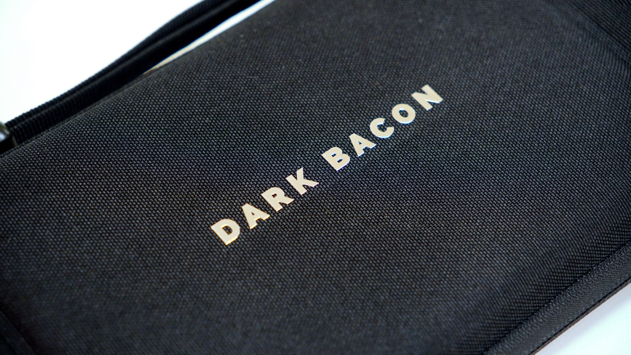 Funda Dark Bacon + Protector de Pantalla – Edición exclusiva para ...